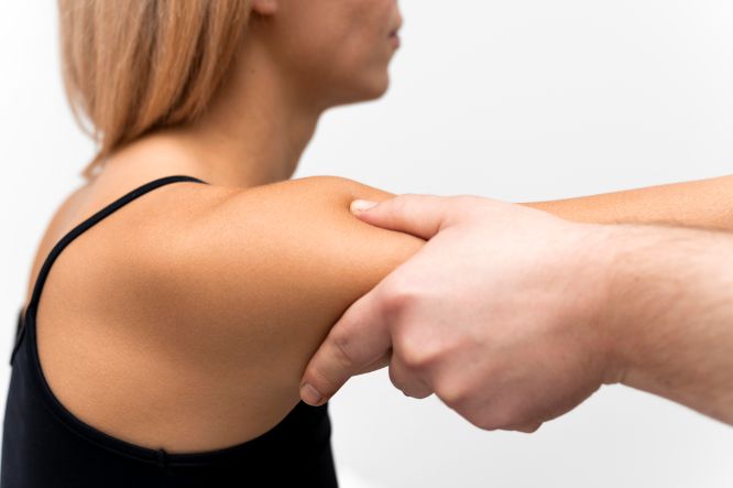 Dolor en deltoides: causas y tratamiento fisioterapéutico
